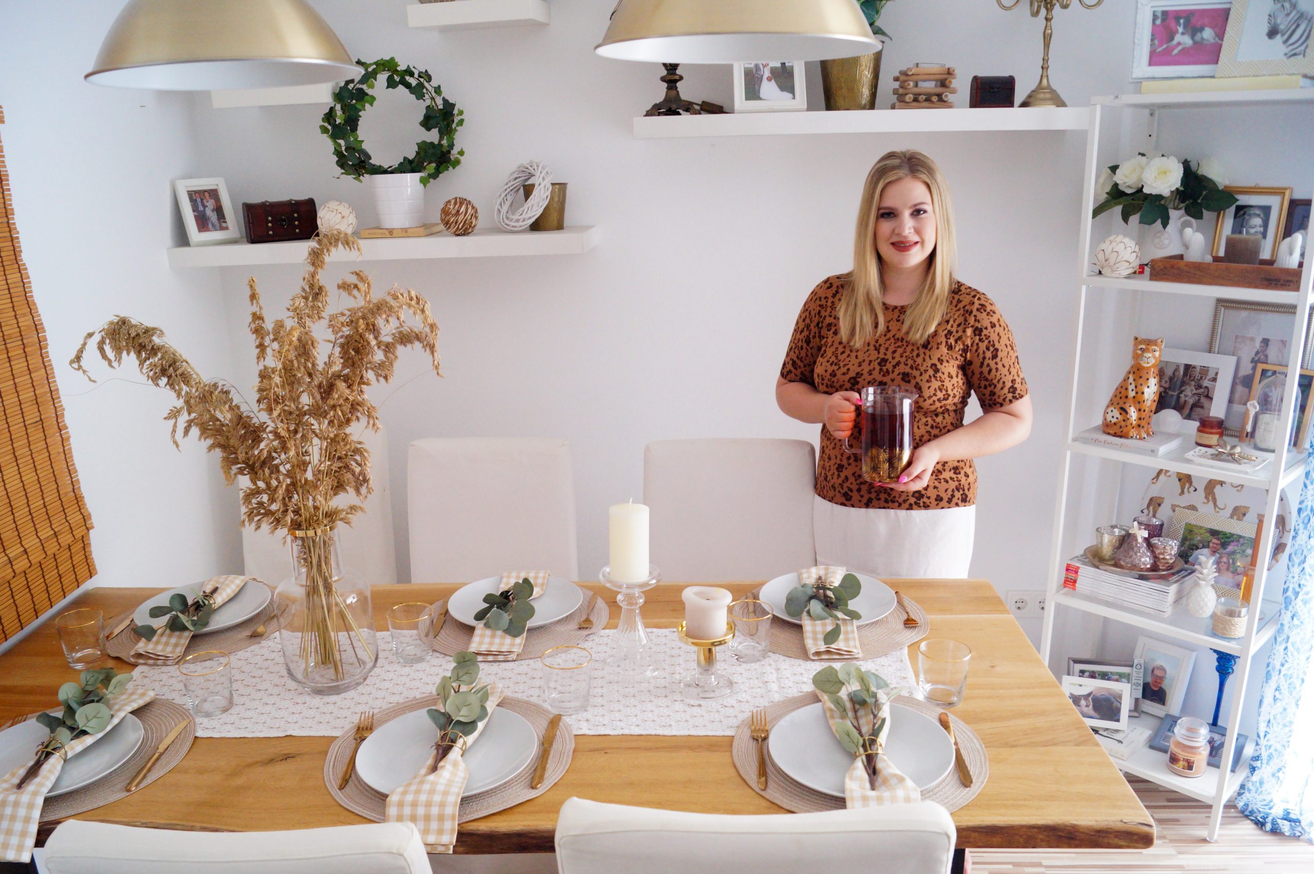 Farm chic tablescape for everyday and every season - gingham & pampas ...
