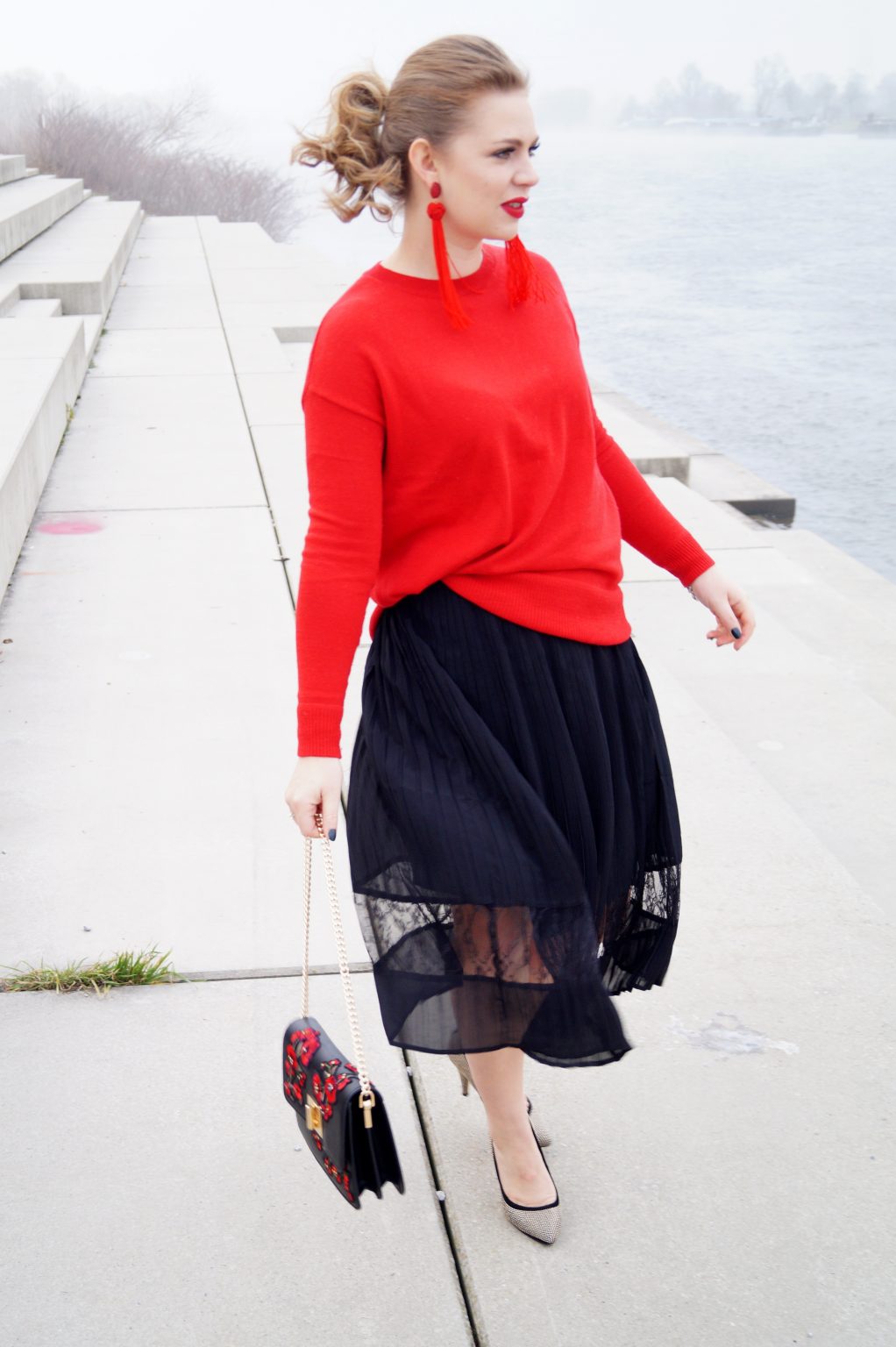 10+ Black and Red Outfit Ideas... - Madame Schischi