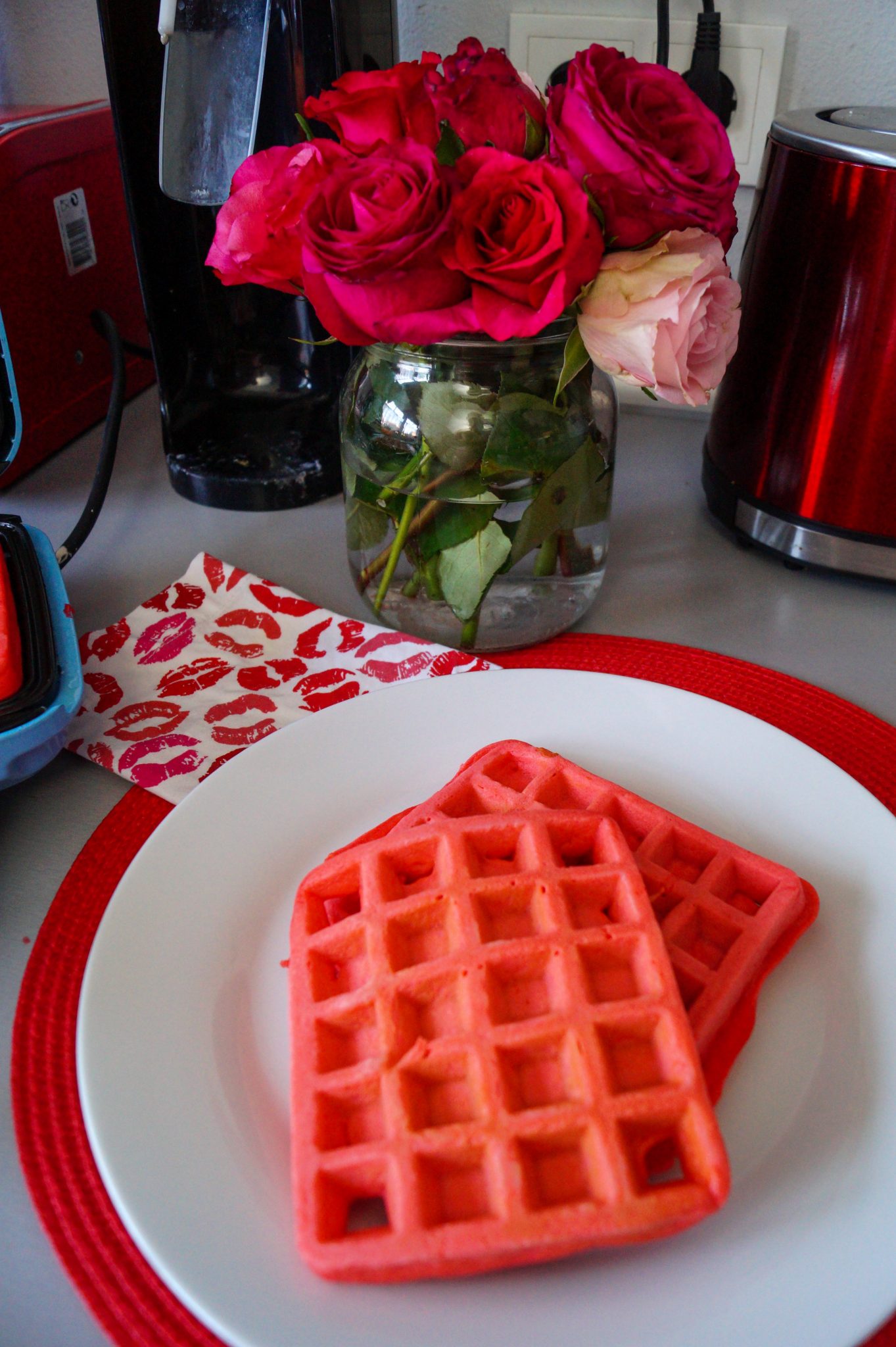 Pink Waffles for Valentine´s Day... - Madame Schischi