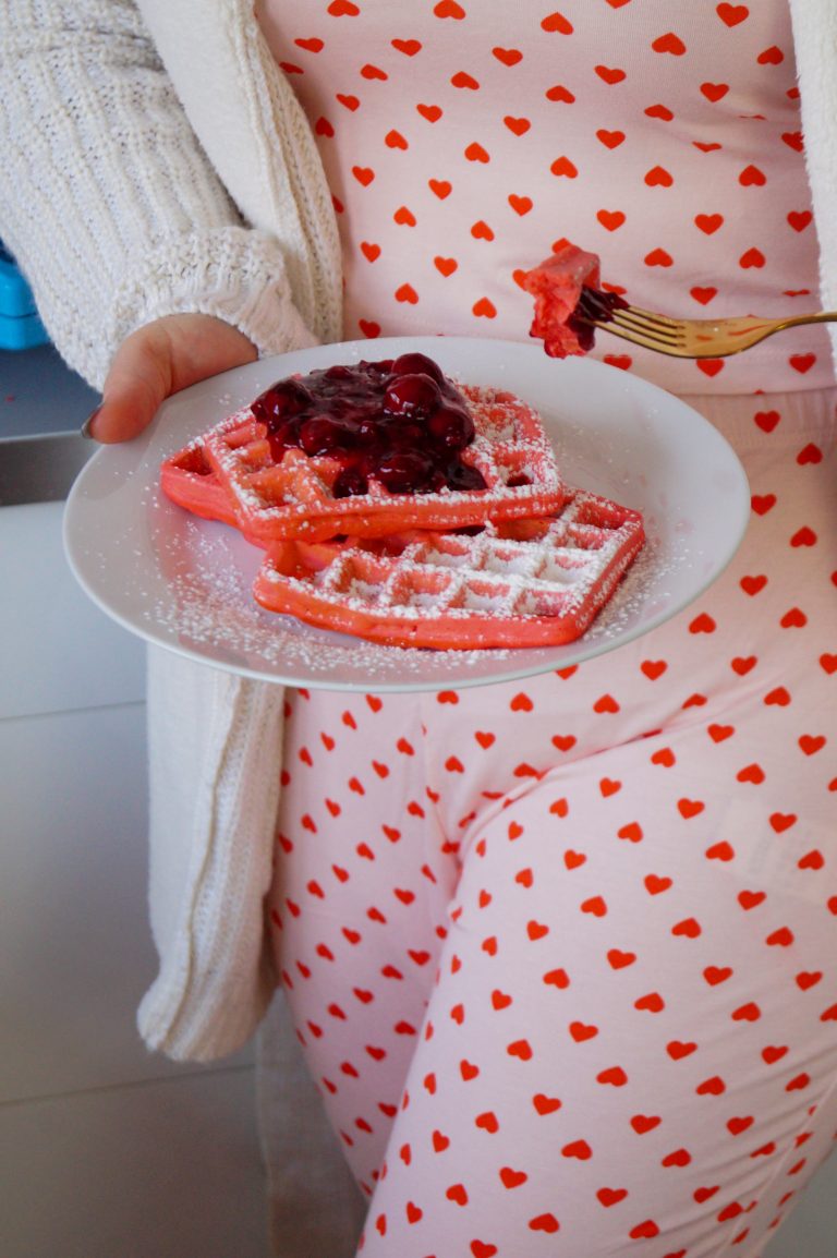 Pink Waffles for Valentine´s Day... - Madame Schischi