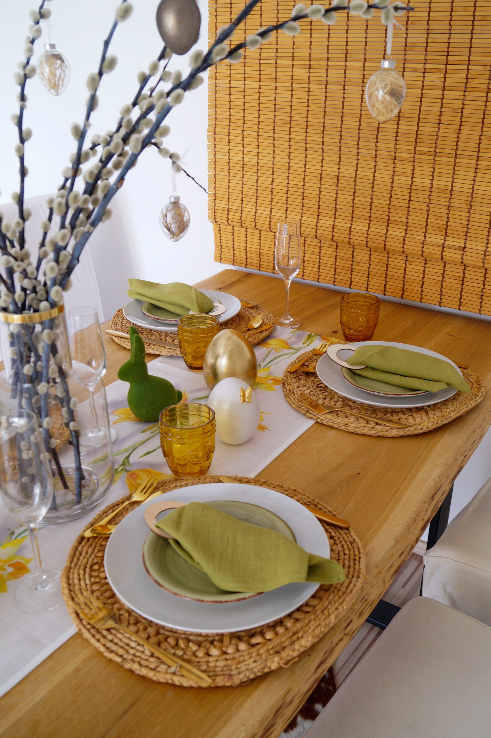 Rustic Easter Table Decor Inspo - Wood and Green... - Madame Schischi