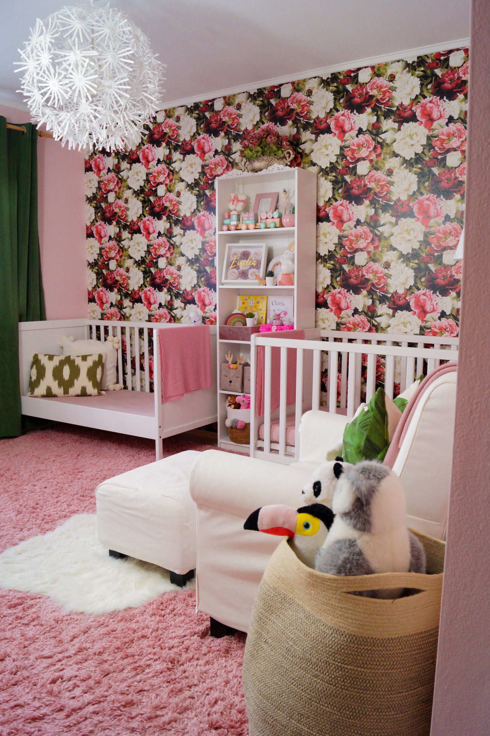 Shared Girl´s Room - Peony Wallpaper and Blush Walls.... - Fashion and ...