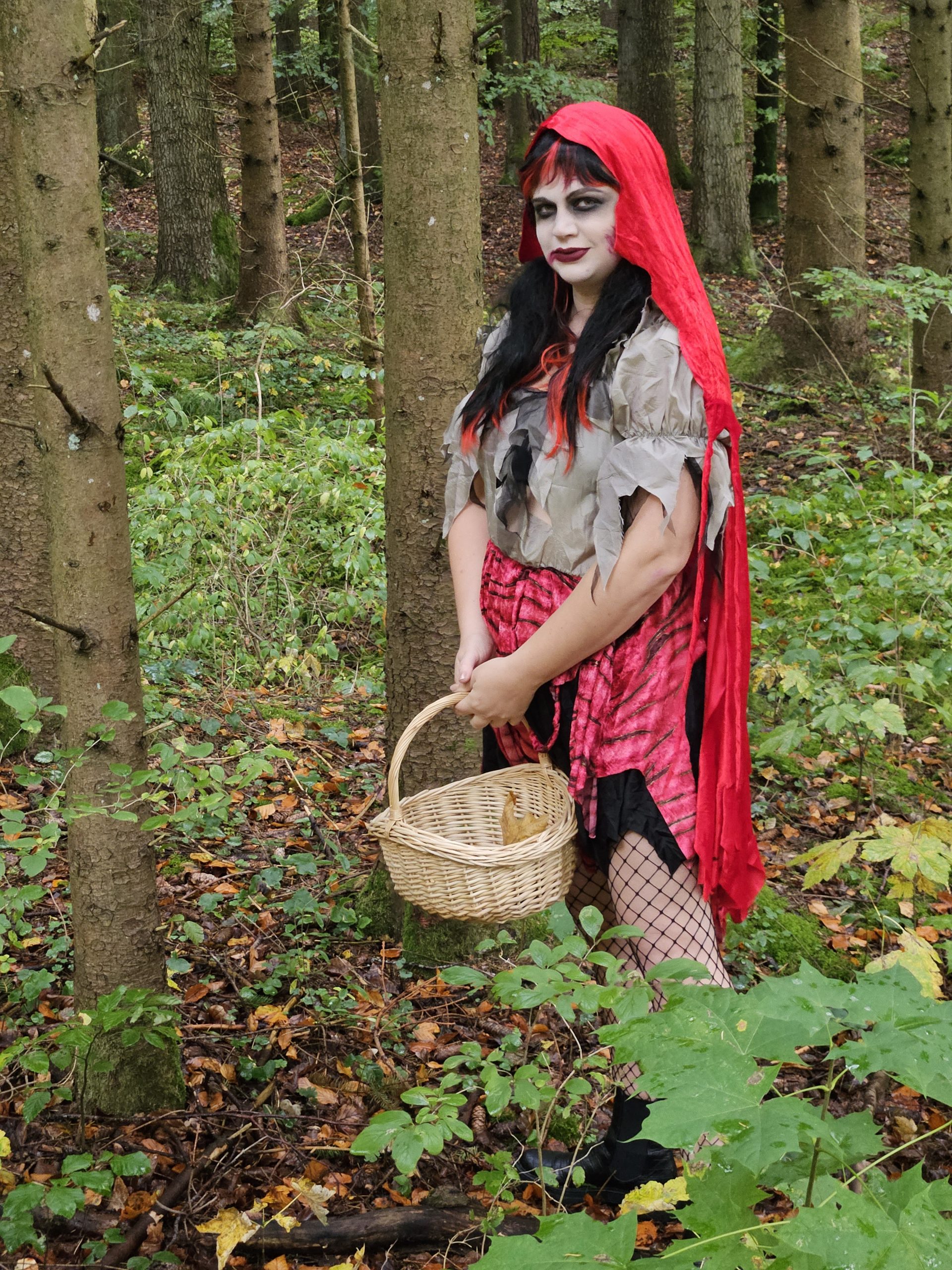 Scary Red Riding Hood Costume... - Fashion and Lifestyle by Madame Schischi