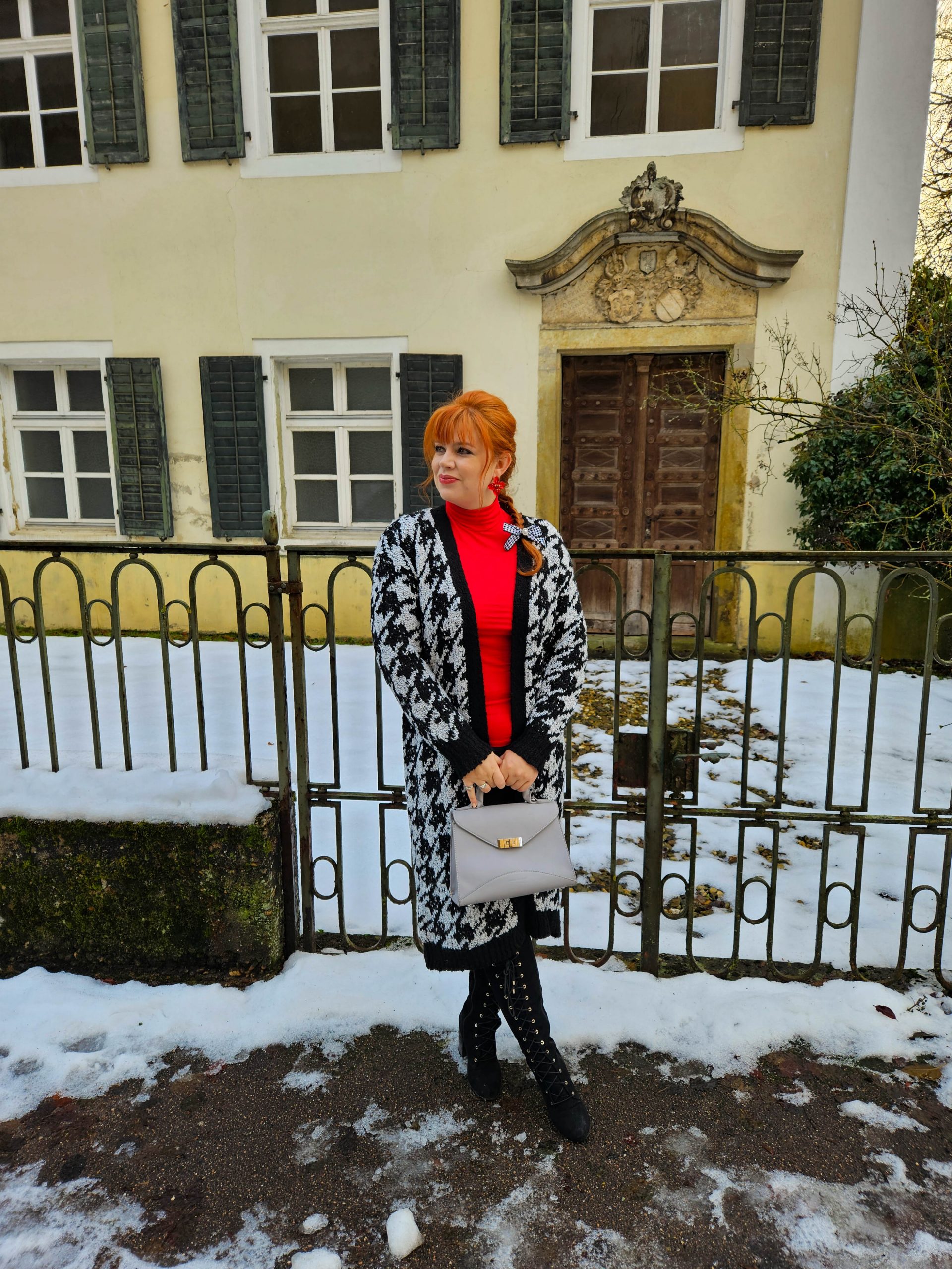 How to style a Houndstooth Duster Cardigan... - Madame Schischi